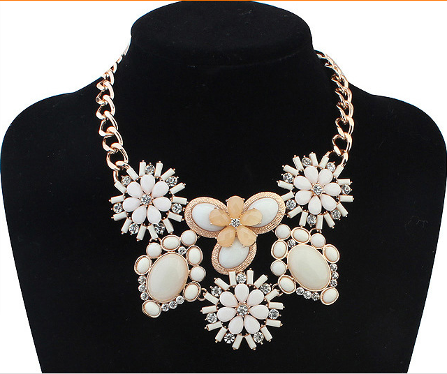Fresh Sweet Candy Colored Flower Necklace on Luulla